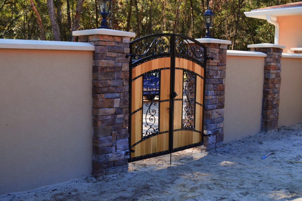 Courtyard-gate-wood-inserts - Gainesville Metalworks